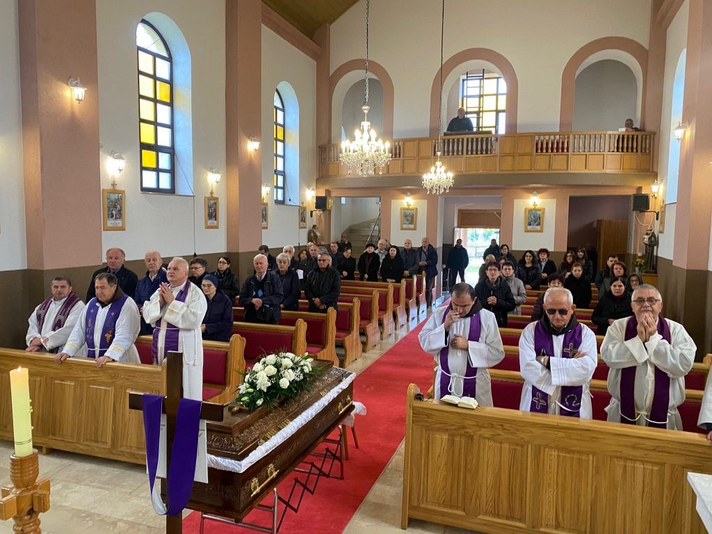 Mons. Marko Čolić, svećenik Beogradske nadbiskupije pokopan u svojoj ...