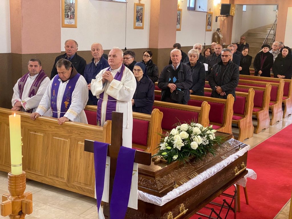 Mons. Marko Čolić, svećenik Beogradske nadbiskupije pokopan u svojoj ...