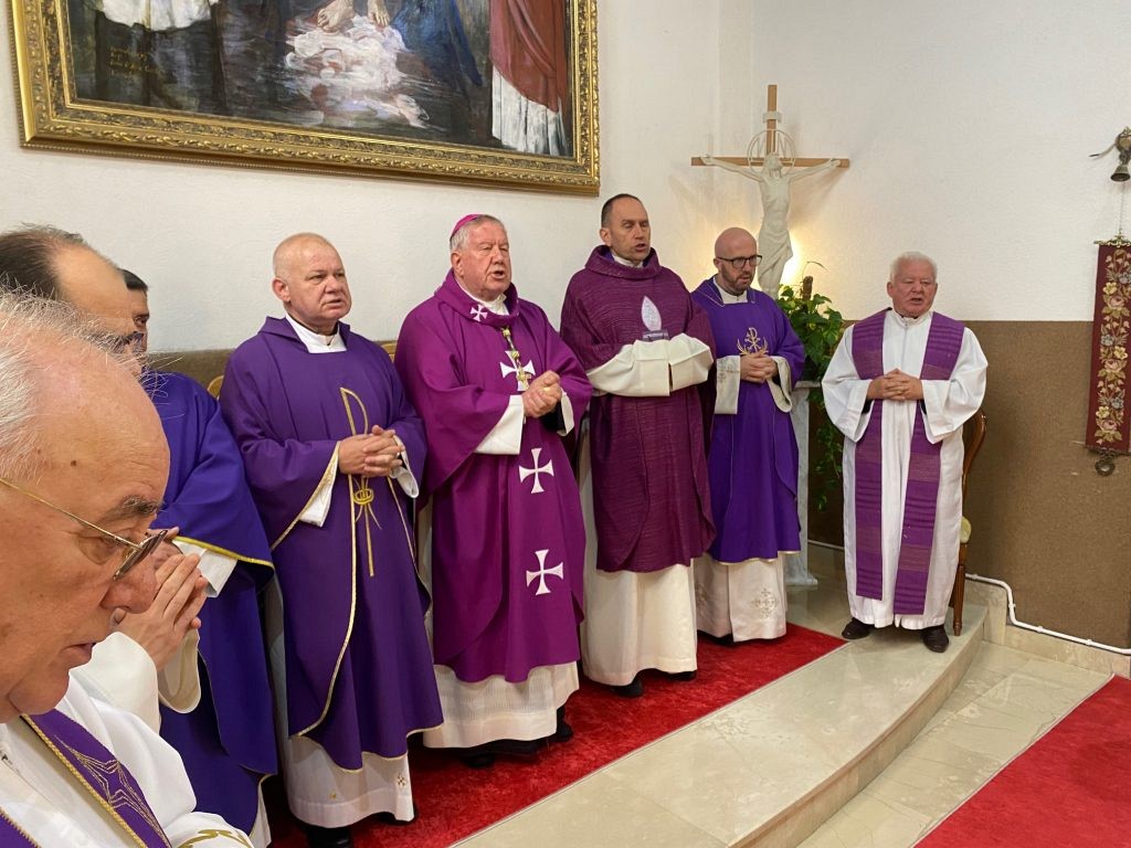 Mons. Marko Čolić, svećenik Beogradske nadbiskupije pokopan u svojoj ...