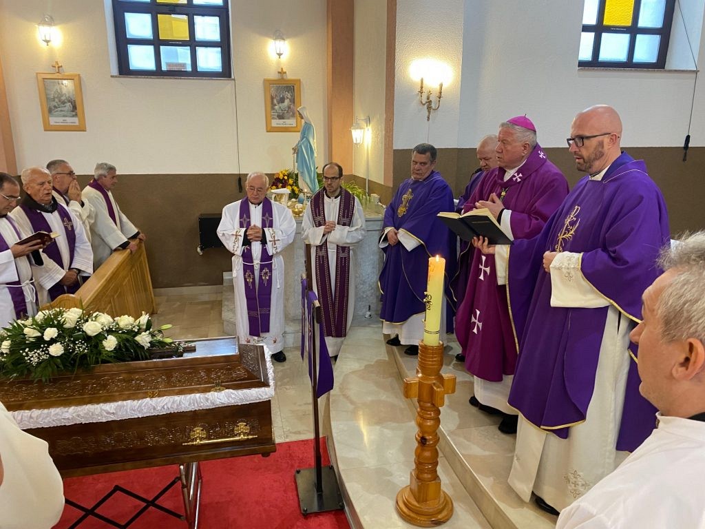 Mons. Marko Čolić, svećenik Beogradske nadbiskupije pokopan u svojoj ...