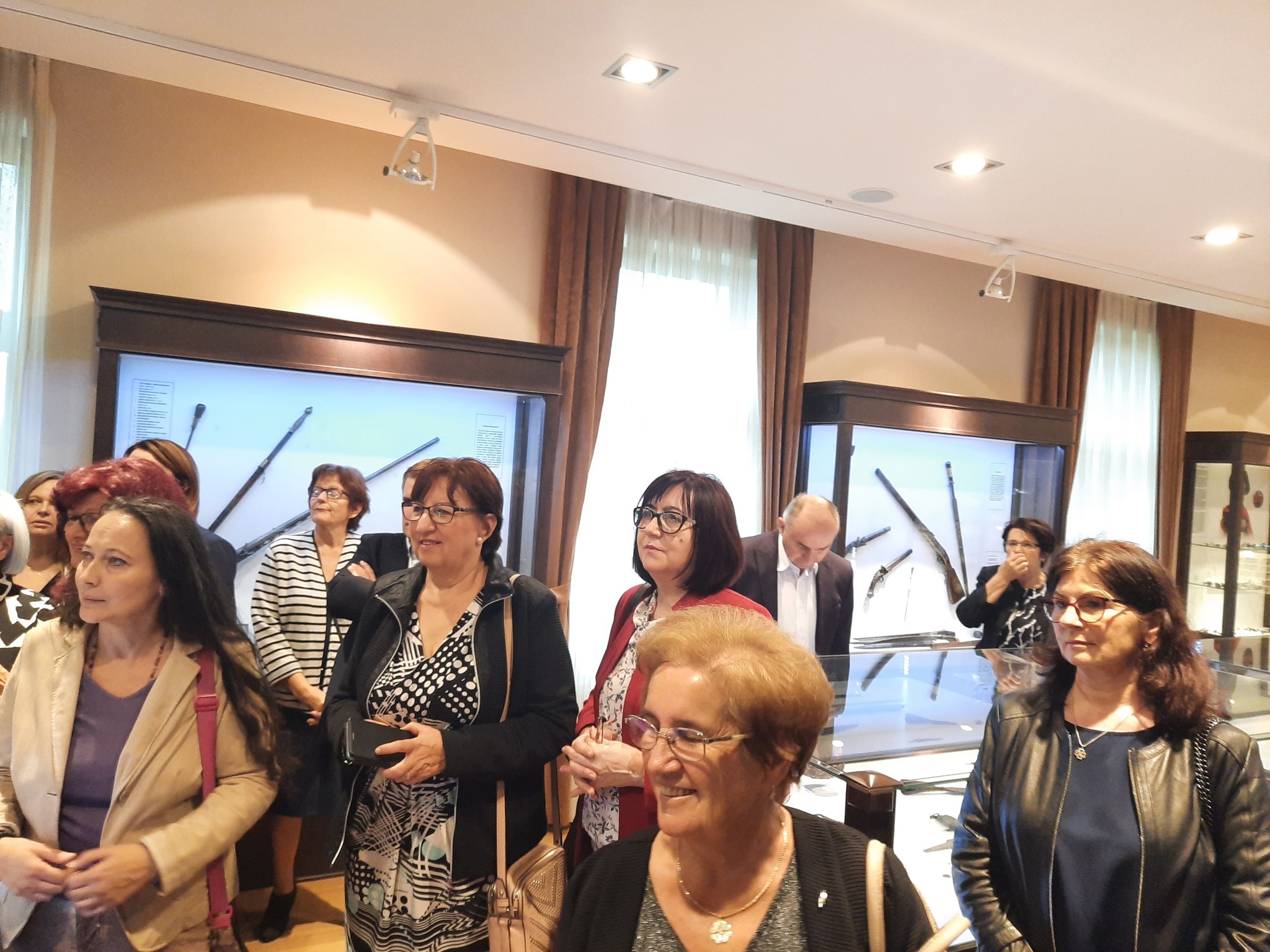 Djelatnici Ratne bolnice Tolisa posjetili Muzej Franjevačkog samostana ...