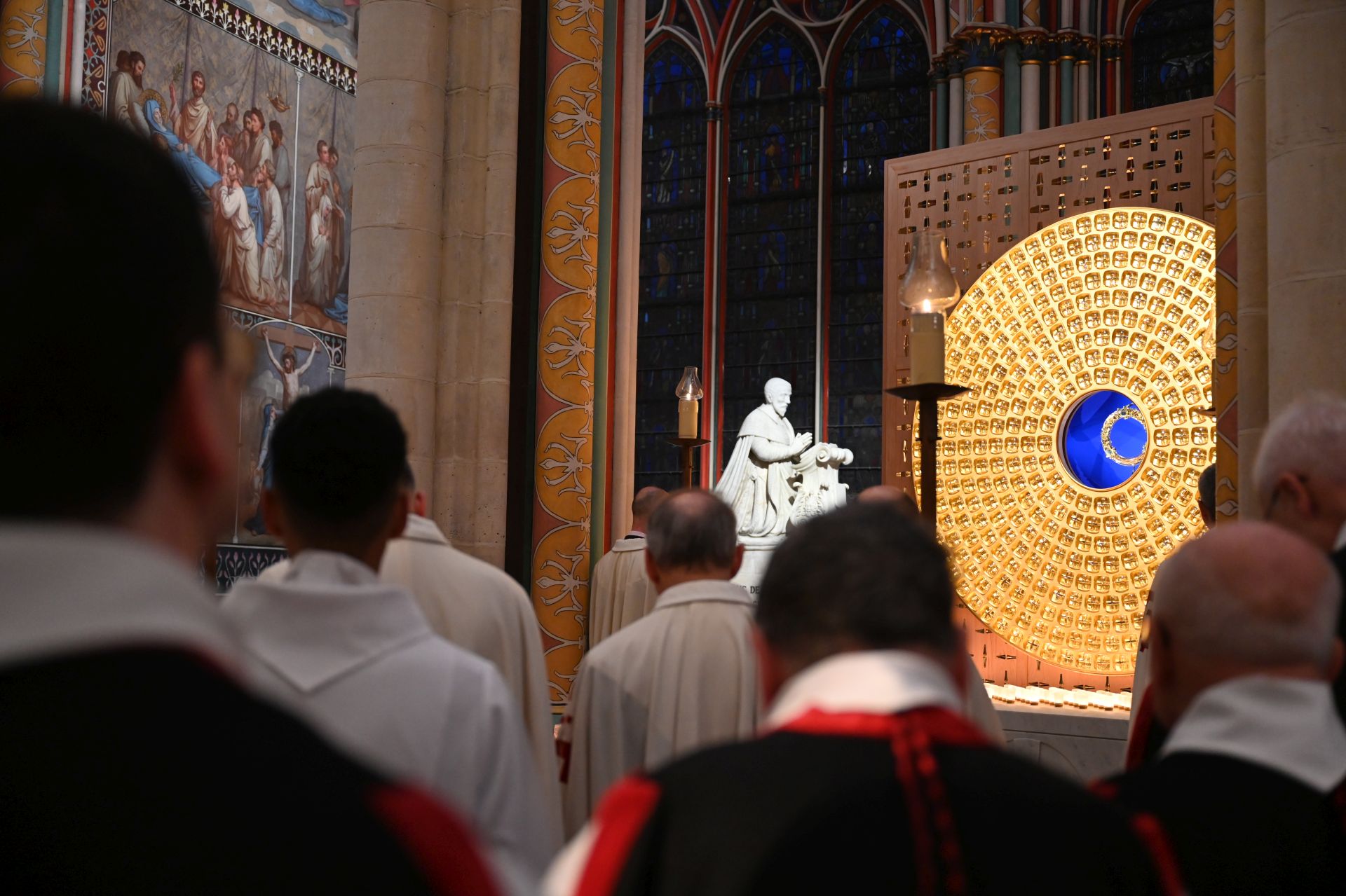 Trnova kruna ponovno izložena u pariškoj katedrali Notre Dame ...